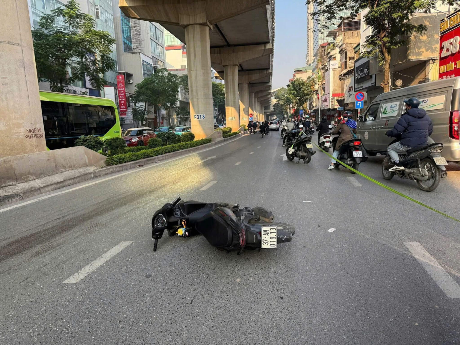 Cam hành trình ô tô sau ghi lại cảnh var chạm khiến 1 người t.ử v.ong ...